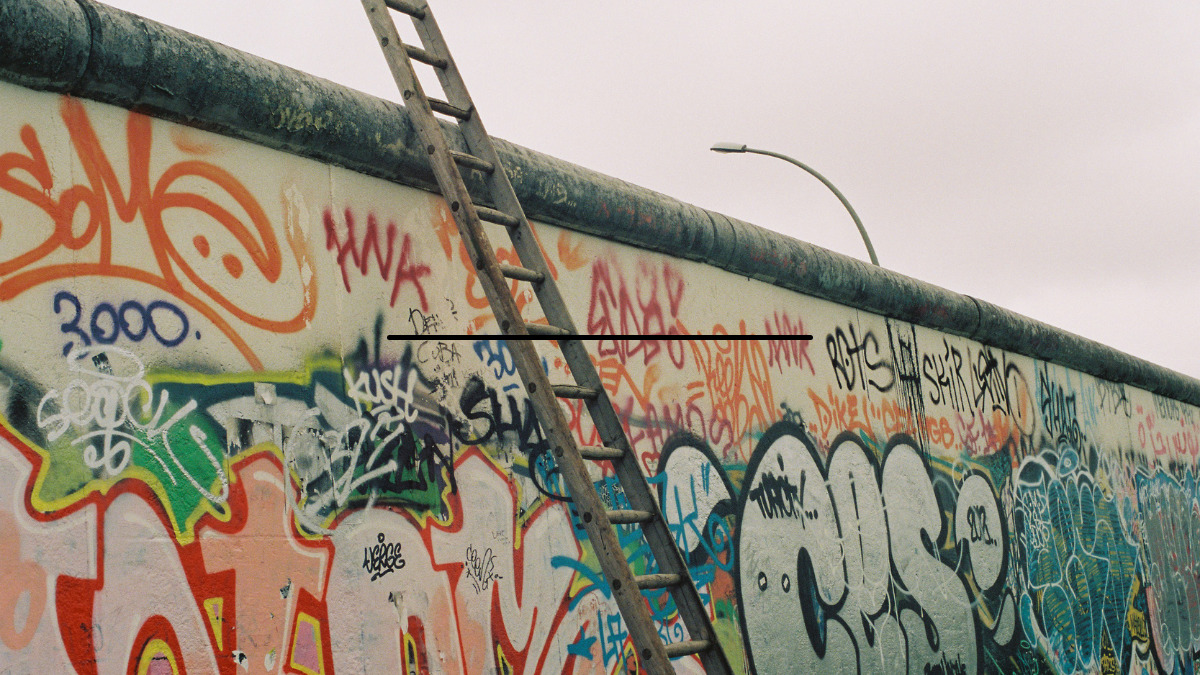 The Cold War Struggle is Resurrected: Postmodernism vision and its ...