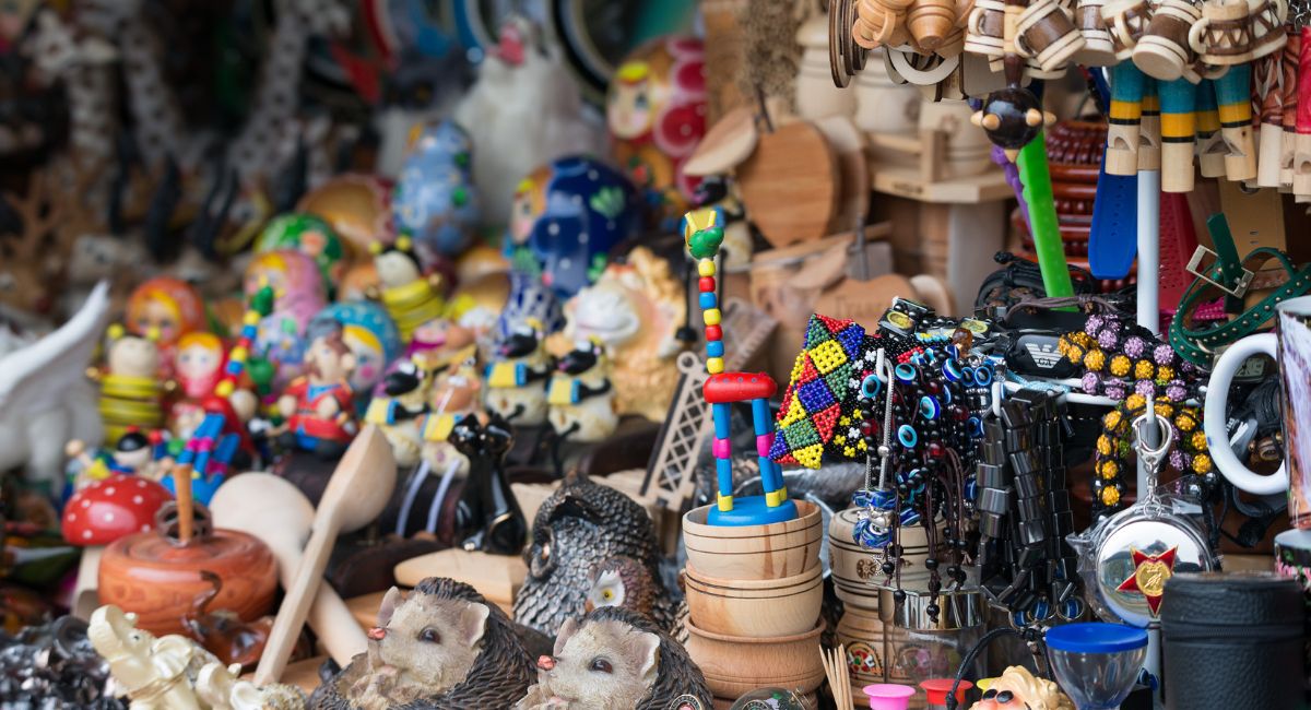 Are tourism souvenirs valuable cultural artefacts? - The Australia Today