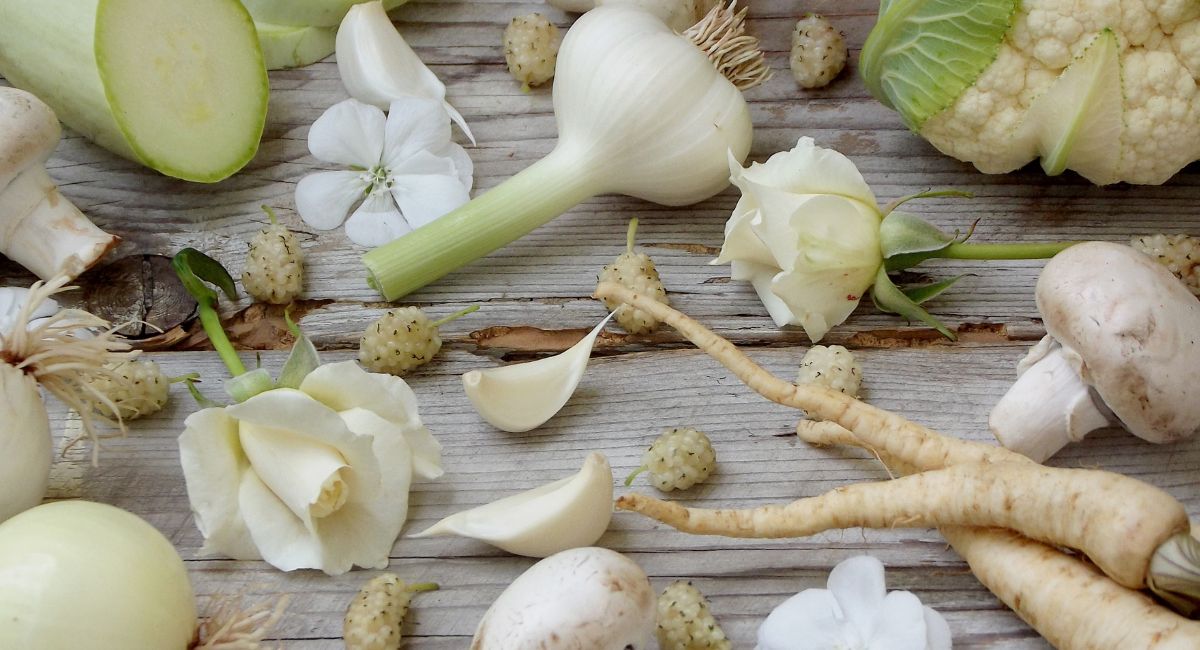 Do you ‘eat a rainbow’ of fruit and vegetables? Here’s what each colour ...